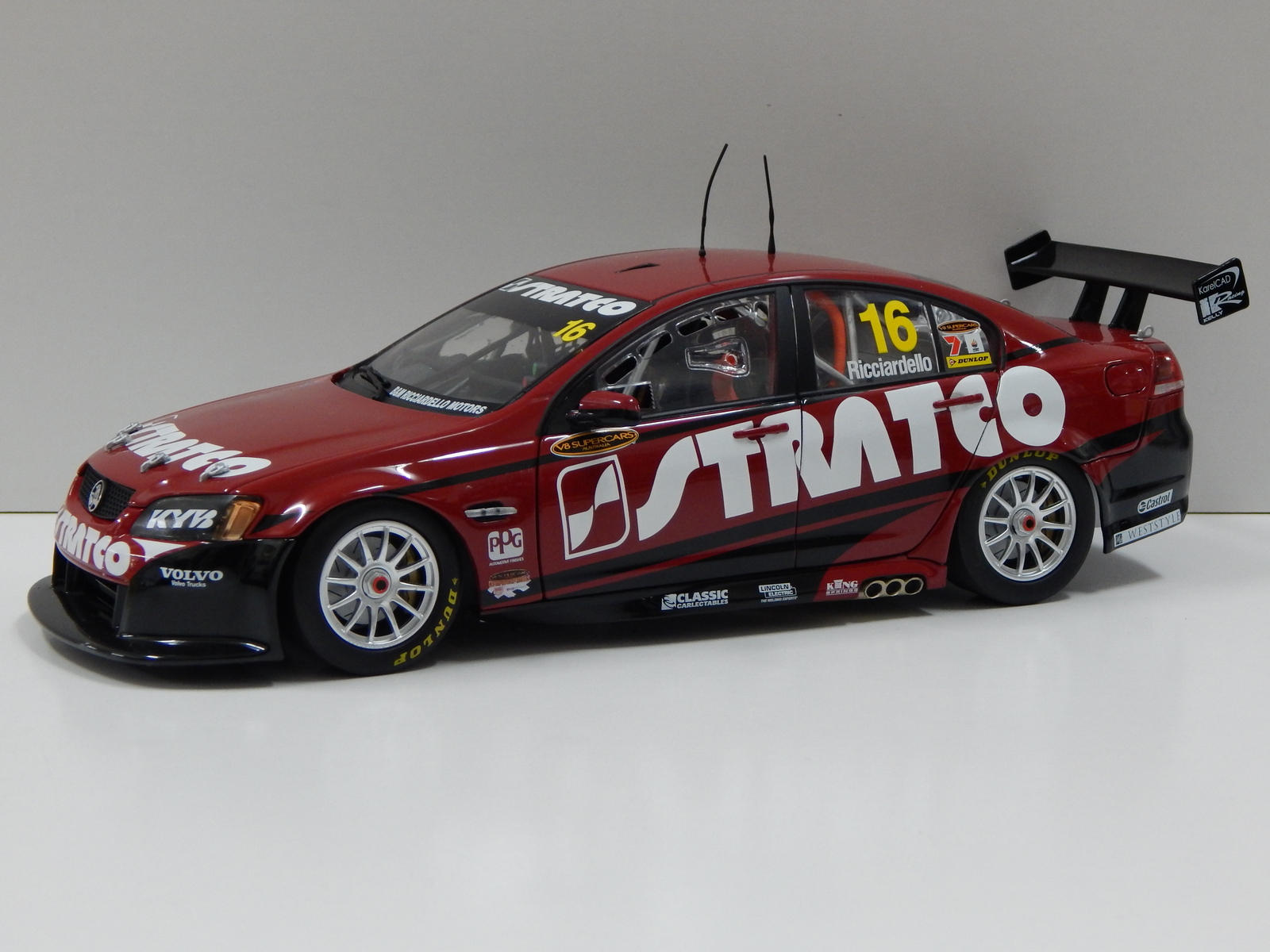 Tony Ricciardello's Year 2010 Stratco Racing VE Commodore - Diecast Addicts